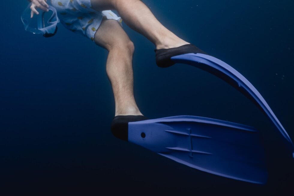 Full-Foot Fins or Open Heel Fins: Which Swimming Fins are Best? - Manta ...